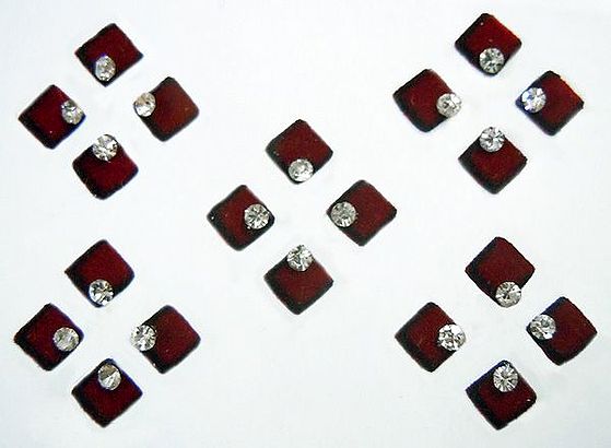 Maroon Square Bindis