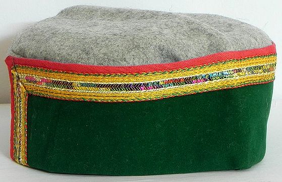 Green Border Himachali Woolen Cap