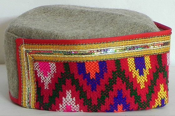 Multicolor Border Himachali Woolen Cap