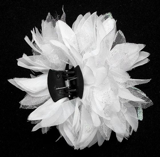 White Flower Hair Clutcher