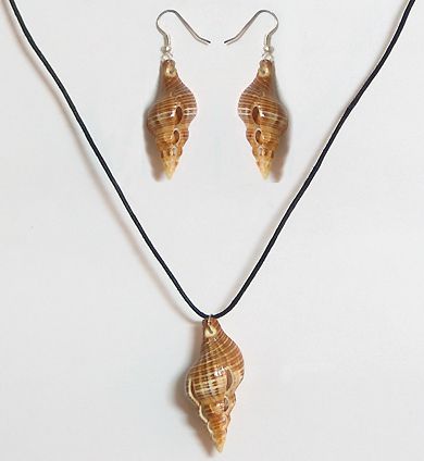 Black Corded Shell Carving Pendant with Earrings