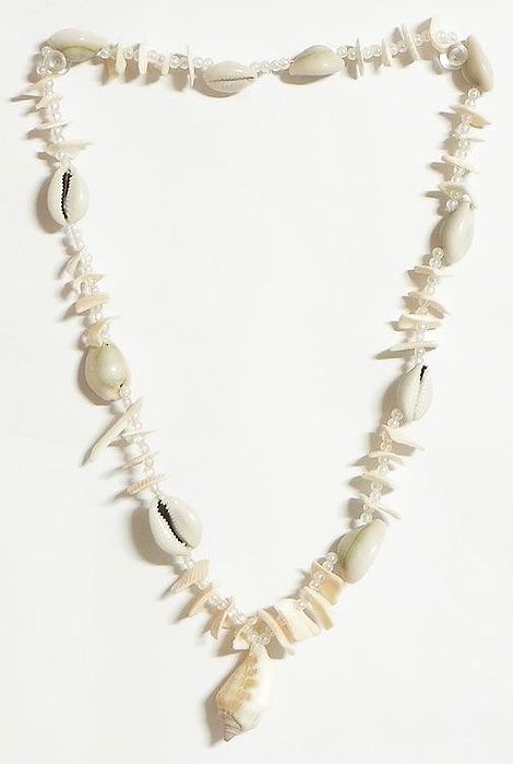 Painted Shell Necklace in Off White with White Cowrie